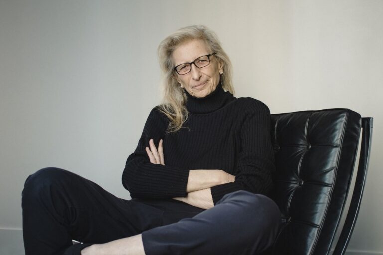 The Art of Capturing Royalty: Annie Leibovitz and Queen Elizabeth II's ...